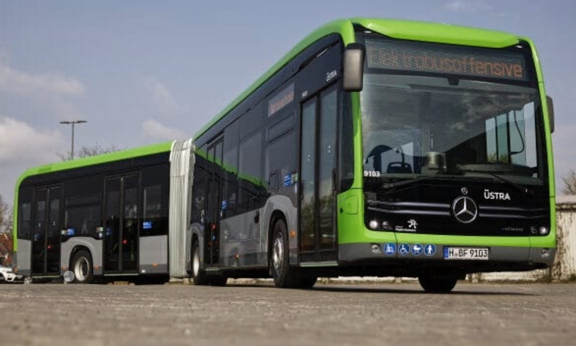 Estos ECitaro Articulados Son El Futuro De La Movilidad Eléctrica ...